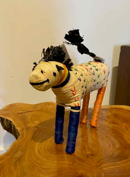 Kazi Raffia Animals – Amazwi Contemporary Art